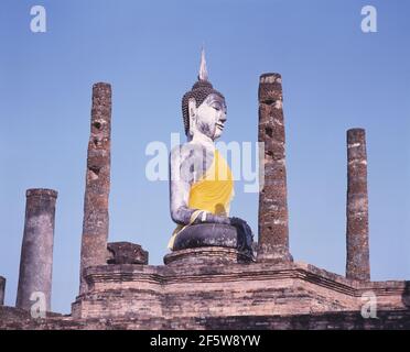 Seated Buddha sculpture, Wat Si Chum, Sukhothai Historical Park ...