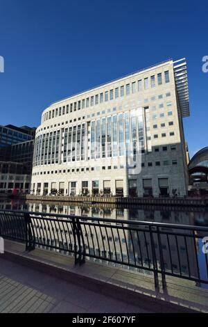 Mackenzie Walk, Canary Wharf Estate, London Stock Photo - Alamy