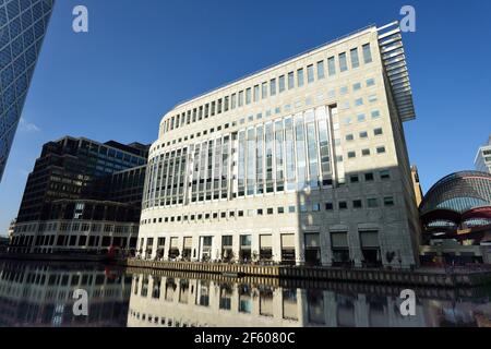 The South Colonnade, Mackenzie Walk, Docklands, Canary Wharf, East ...