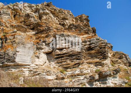 layered rock face seen on a quarry Stock Photo - Alamy