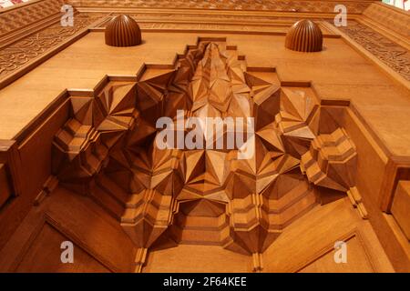 Handmade wood carved mosque mihrab Stock Photo - Alamy