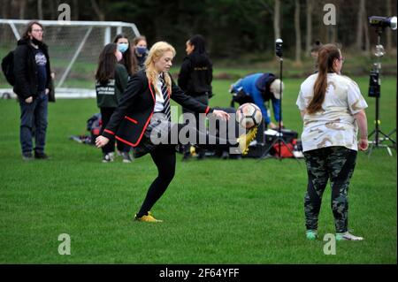 New Amazon sensation Cavendish starring Maddy Bryce starts filming in ...