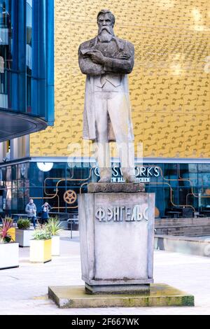Friedrich Engels Statue. Tony Wilson Place, Manchester, England Stock ...