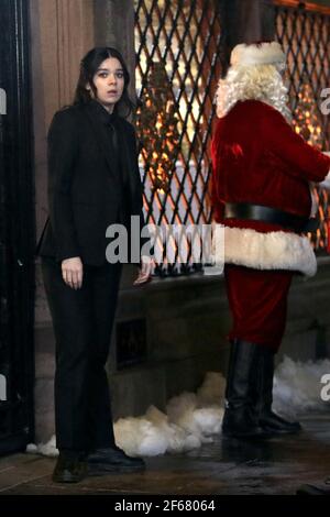 New York - NY - 20201211 Hailee Steinfeld and Vera Farmiga filming ...