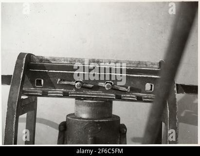 Adjustment of deflected splice iron Stock Photo - Alamy