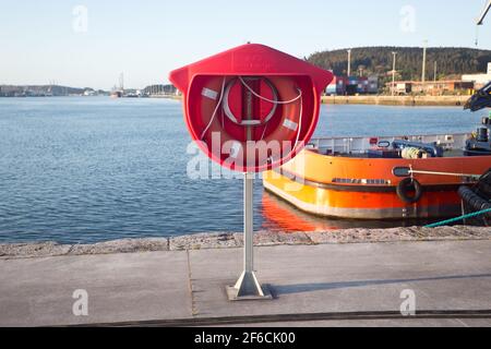The port of Avilés is located on both banks of the Avilés estuary, in ...