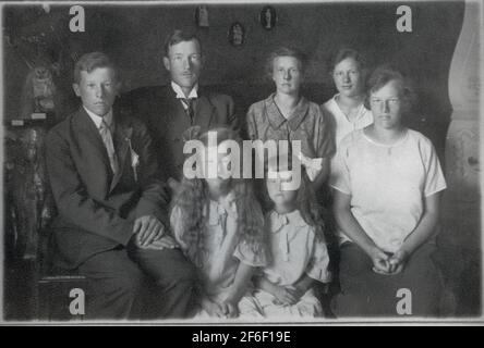Långsjö-Pelle with family, from left: Ingeborg Andersson, Tekla ...