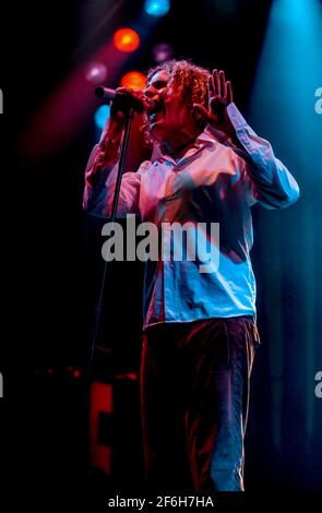 Singer Joseph Washbourn of Toploader, as the band performs at ...