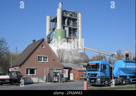 Germany, Green Hydrogen Project Westküste100, cement factory Holcim, it ...
