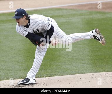 New York Yankees pitcher Will Warren delivers to the St. Louis ...