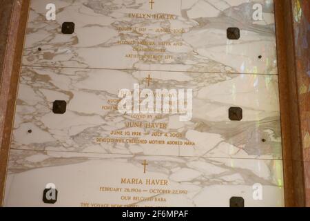 Hollywood, California, USA. 29th June, 2016. Sugar Lyn Beard arrives ...