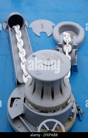 The Anchor chains and capstans on the bow of the Cunard Liner QE2 Stock ...