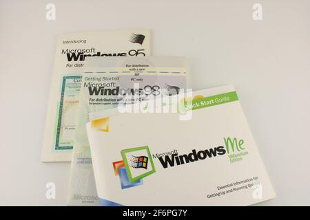 Windows 95 User manual and software Stock Photo - Alamy