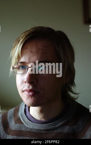 OLI LEWINGTON AT HOME IN MILTON KEYNES.30/11/06 TOM PILSTON Stock Photo ...