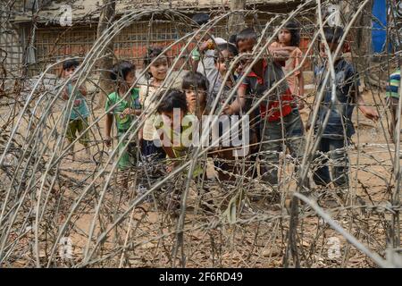 Refugee Camp Fencing Stock Photo - Alamy