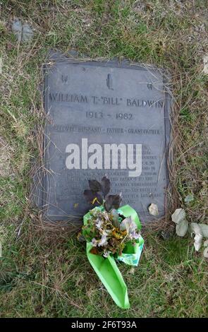 RIOT ON SUNSET STRIP, US poster, from left: Aldo Ray, Mimsy Farmer ...
