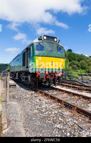 BR Class 25 diesel locomotive named 'Tamworth Castle', Number 25322 at ...