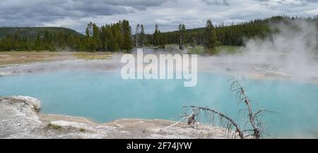 Black Diamond Pool Thermal Feature in Biscuit Geyser Basin, Yellowstone ...