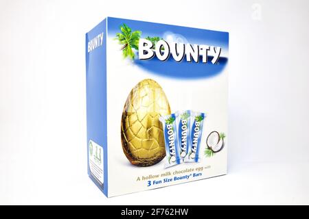 Bounty Milk Chocolate Easter Egg Stock Photo - Alamy