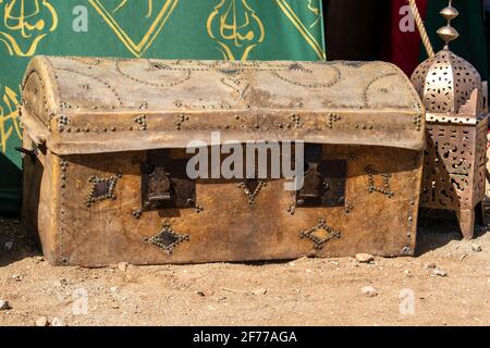 Gold pendant with precious stone inlay Assyrian royal treasure from ...