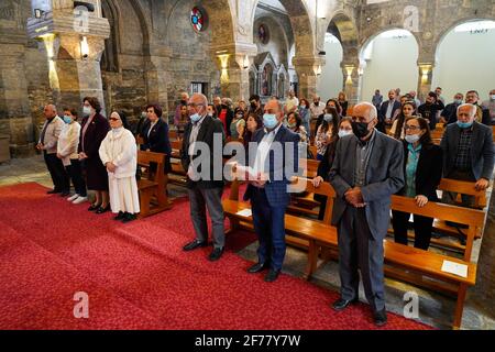Iraqi Christians attend Easter religious services at Mar Youssif ...