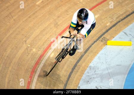 Darren Hicks of Australia in the Individual Pursuit Qualifying, UCI ...