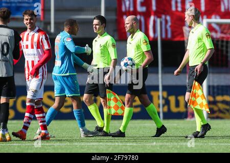VOLENDAM, NETHERLANDS - APRIL 1: referee Joey Krooij prior to the Dutch ...