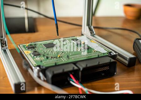 Detail of Car ecu bench reading method for remapping and power Increase ...