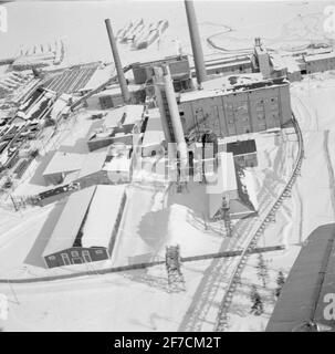 Paper pulp factory in Veitsiluoto at F 19 . The paper pulp in ...