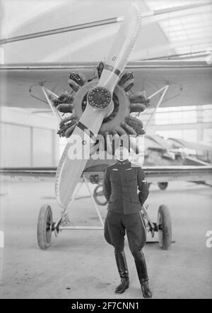 Portrait, Lieutenant in front of aircraft Portrait of Lieutenant in ...
