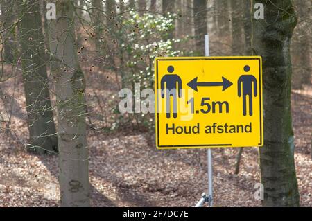 Keep the 2 meter distance sign Stock Photo - Alamy