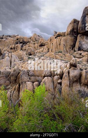 Alabama Hills in California Stock Photo - Alamy