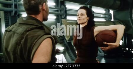 USA. Ron Perlman and Sigourney Weaver in a scene from the (C)Twentieth ...