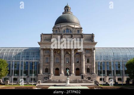 State Chancellery, house facade, old town, summer, Erfurt, Thuringia ...