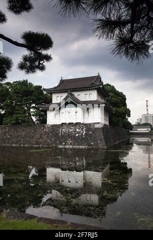 Famous view of the Tokyo Imperial Palace with the Edo Castle Fushimi ...