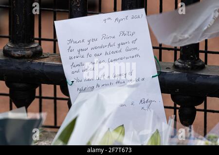 LONDON, UK. APRIL 9TH: Scenes outside Buckingham Palace following the ...
