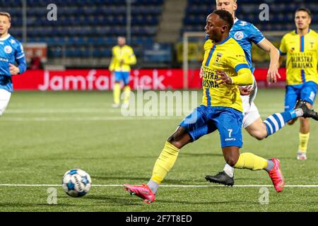 DEN BOSCH, NETHERLANDS - APRIL 9: Issa Kallon of SC Cambuur ...