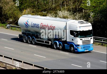 Lomas Distribution tanker lorry on M40 motorway, Warwickshire, UK Stock ...
