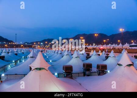 Makkah, Saudi Arabia : Landscape of Mina, City of Tents, the area for ...