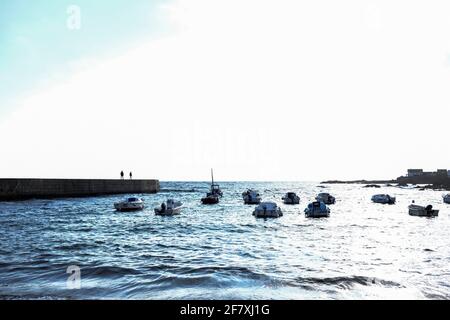 Spaziergaenger am Strand von St. Peter-Ording / 19.06.2025 ...
