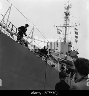 Arrival of the Greek frigate HS Ierax (31, 1951, USA Bostwick Class) in ...