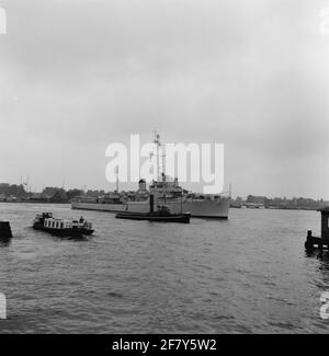 Arrival of the Greek frigate HS Ierax (31, 1951, USA Bostwick Class) in ...