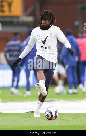 Eberechi Eze of Crystal Palace warms up prior to the Emirates FA Cup ...