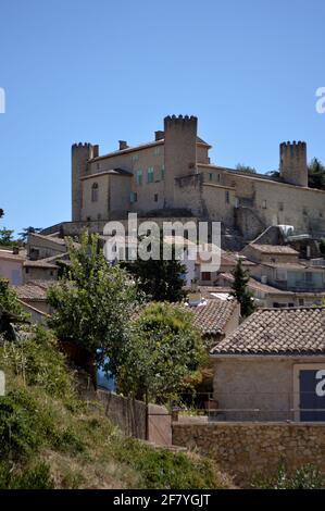 The village of Mirabeau Stock Photo - Alamy