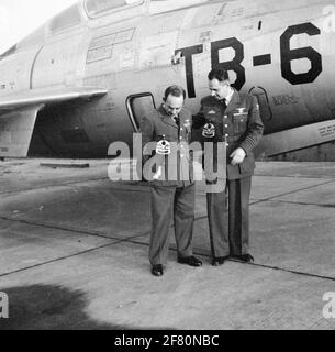 Command transfer 2nd tactical hunting group. Lt.kol.hansen transfers ...