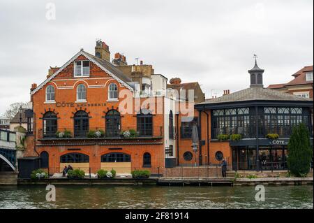 Outdoor dining at Cote Brasserie, Riverside Walk, Kingston upon Thames ...