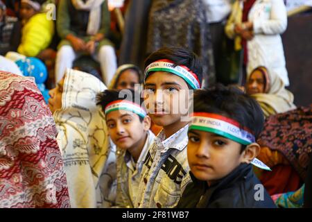 indian muslim boy painted his face with tri color during the protest ...