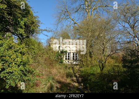 Temple of Minerva, Botanical Gardens, Bath, UK Stock Photo - Alamy