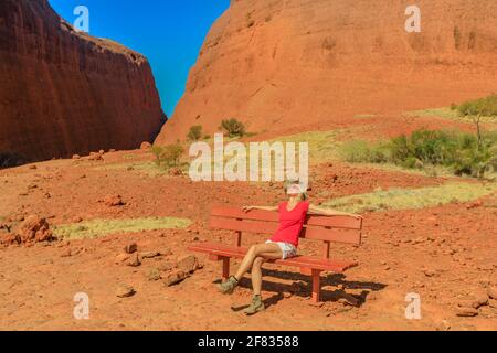Australian aboriginal woman outback Australia Stock Photo - Alamy
