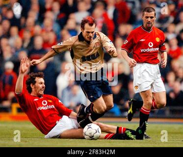 MAN UTD V ARSENAL 8/5/2002 PICTURE DAVID ASHDOWN. FOOTBALL Stock Photo ...